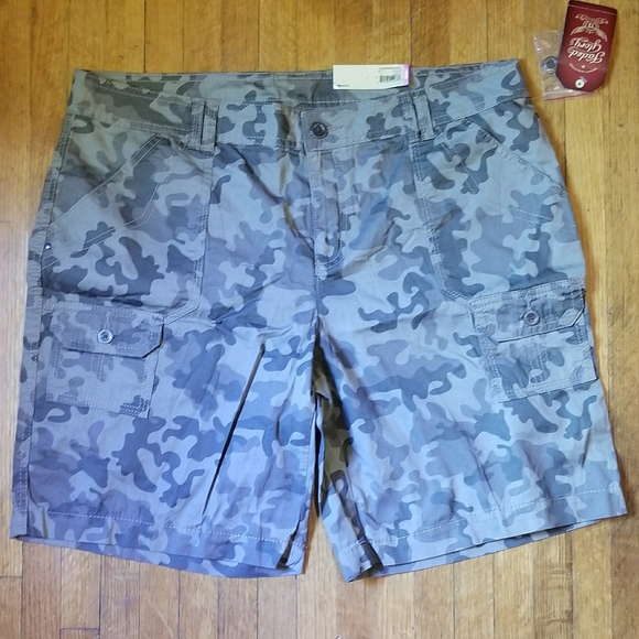 Faded Glory | Shorts | Green Cargo Bermuda Short | Poshmark